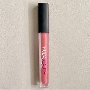 HUDA BEAUTY | Makeup | Nwt Huda Beauty Matte Liquid Lipstick Icon ...
